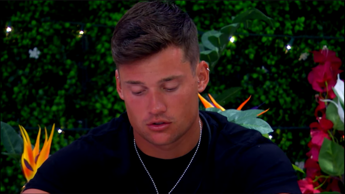 How Old Is Aaron from Love Island? Answered - The Escapist