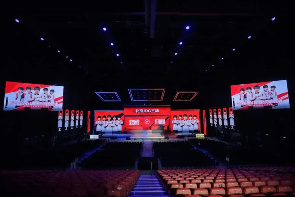 I took a tour of JD Gaming's home arena to see how pros live and ...